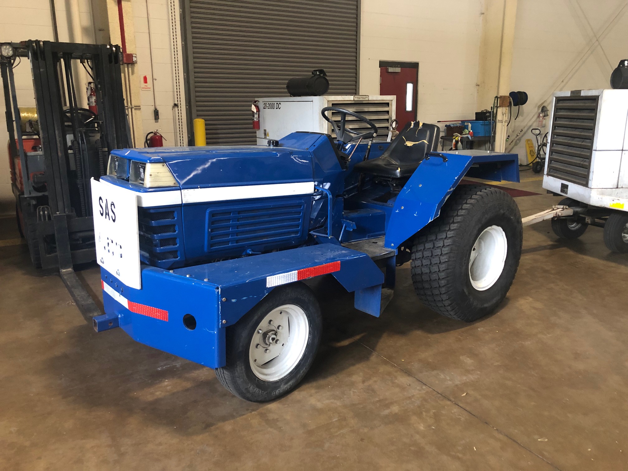 Mototok Aircraft Tug - Grand Aire, Inc Mototok Aircraft Tug - Grand Aire, Inc